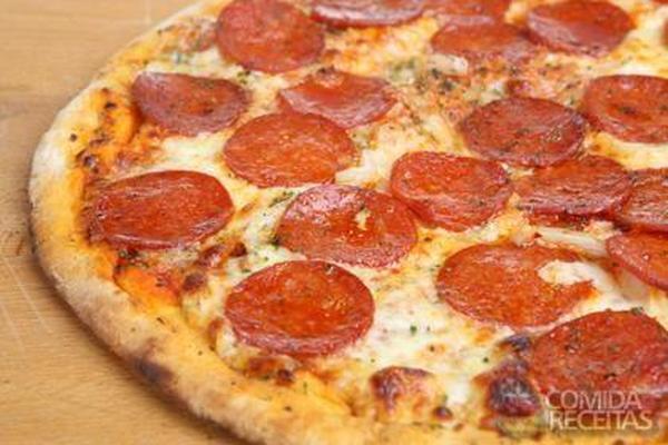 Receita de Pizza de calabresa - Comida e Receitas