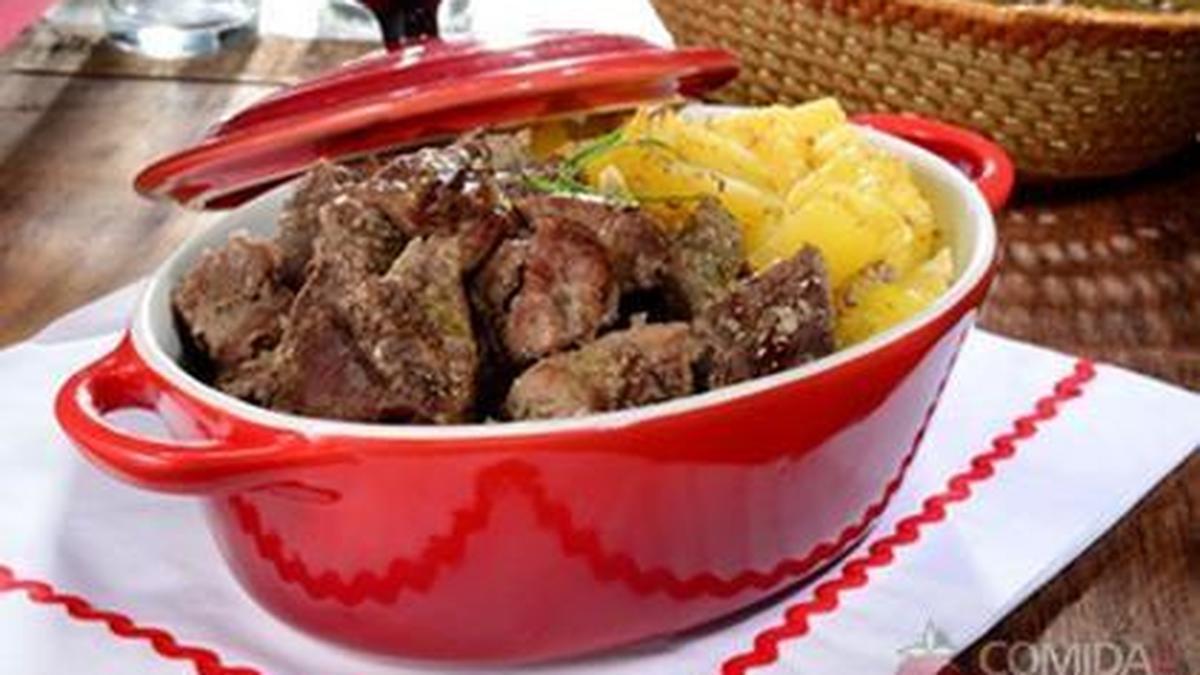 Receita de Bode assado com macaxeira - Comida e Receitas