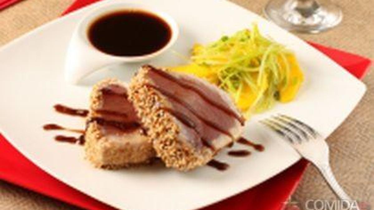 Receita de Atum com crosta de gergelim e molho de café - Comida e Receitas