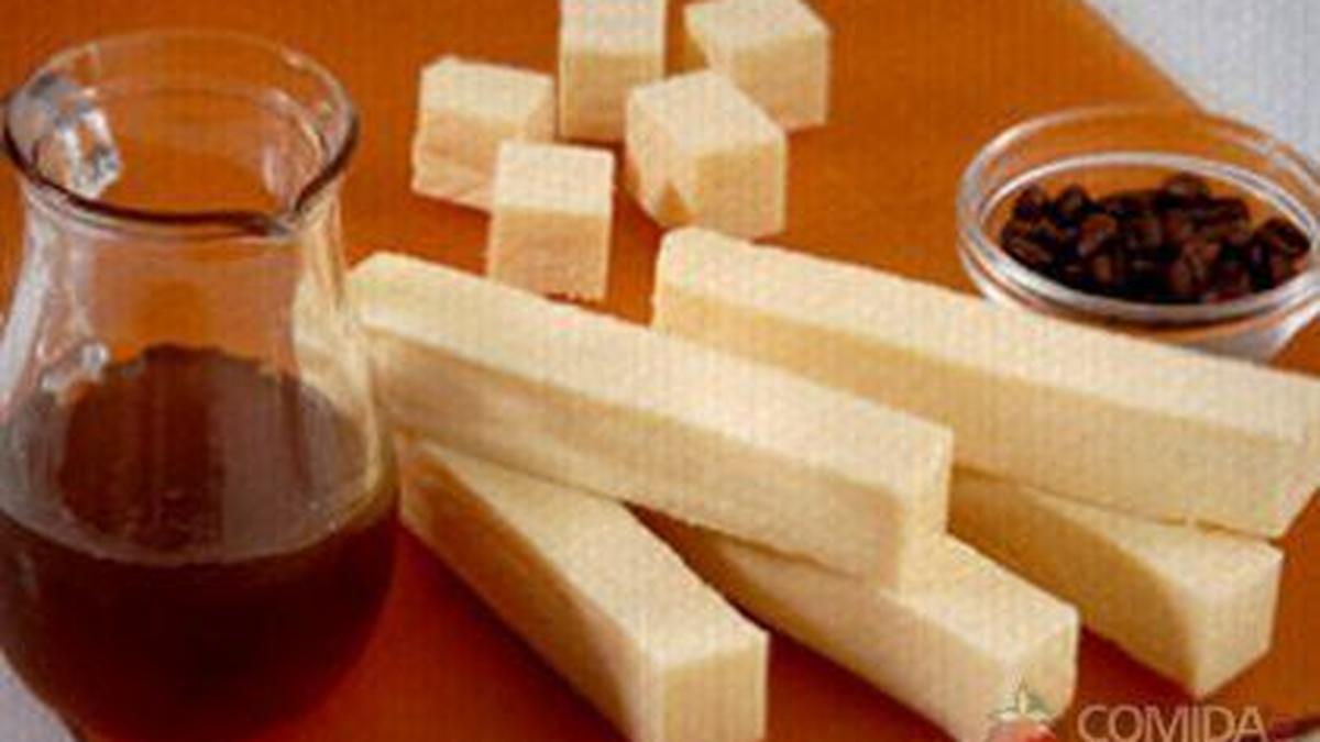 Receita de Melado de café com queijo coalho - Comida e Receitas