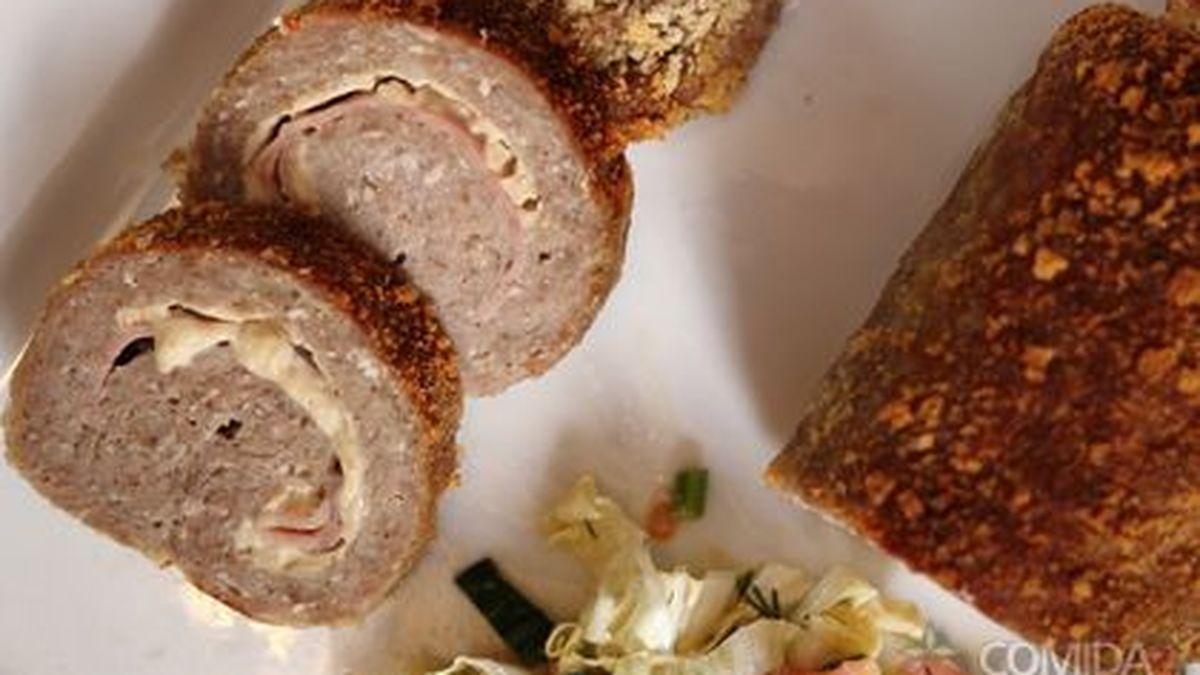 Receita de Rocambole de carne moída com presunto e queijo - Comida e ...
