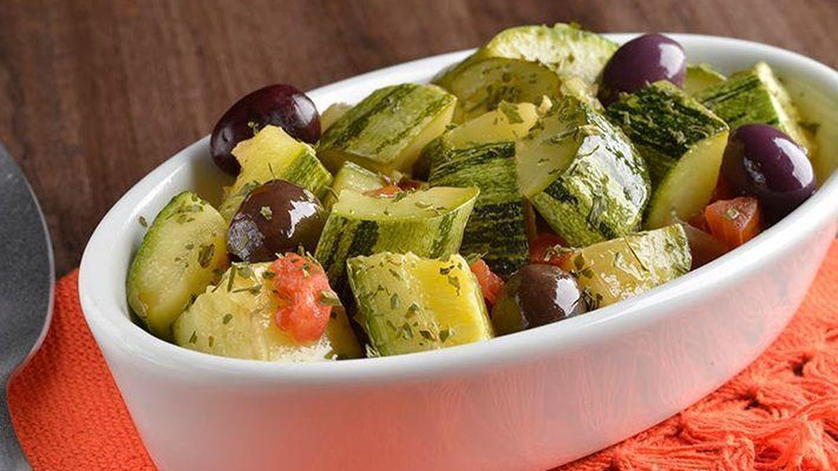 Receita de Abobrinha italiana com salsa e cebolinha - Comida e Receitas