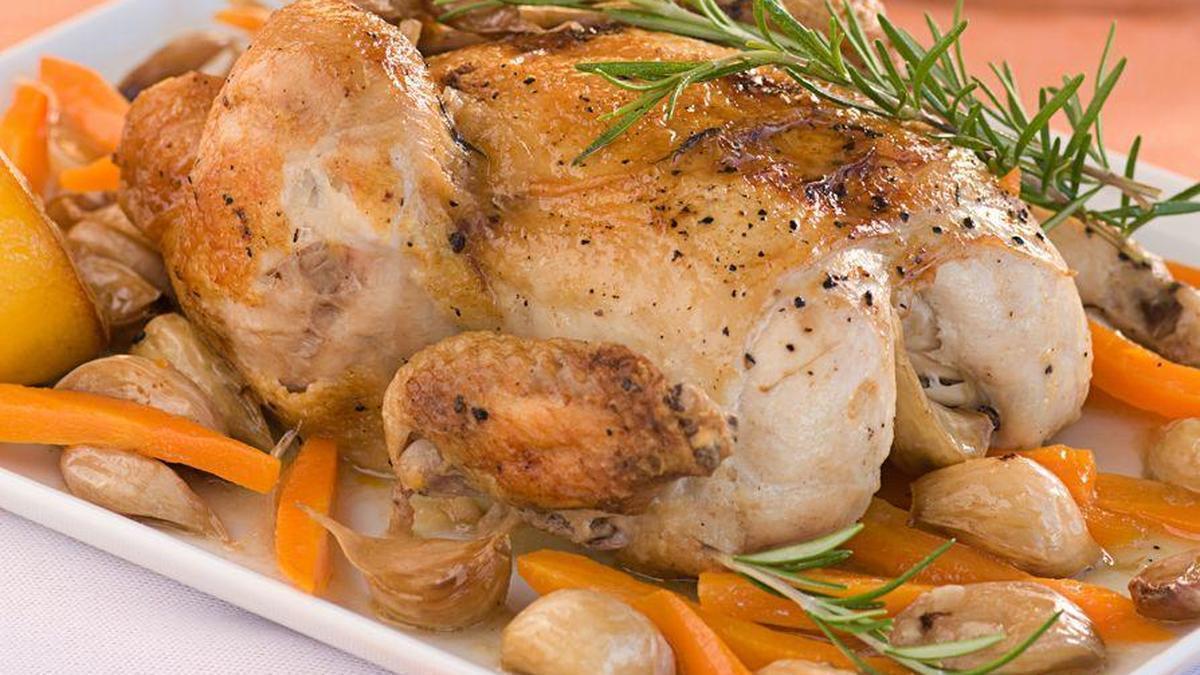 Receita de Frango assado com farofa de legumes - Comida e Receitas