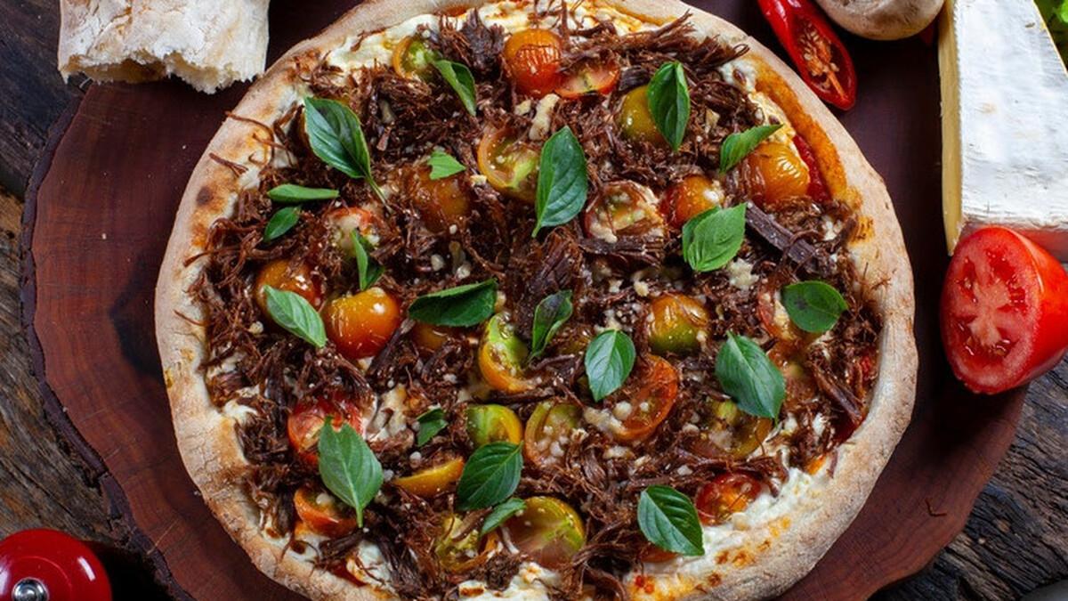Receita de Pizza de carne de sol com catupiry - Comida e Receitas