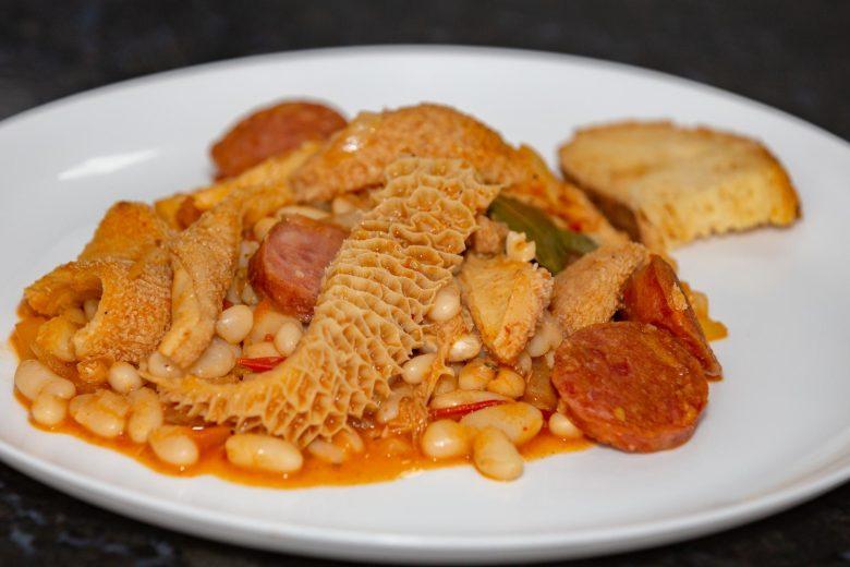 Receita de Dobradinha com feijão branco e linguiça - Comida e Receitas