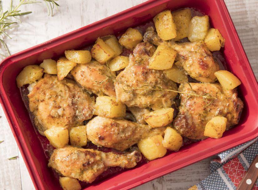 Receita de Frango assado com batata e alecrim - Comida e Receitas