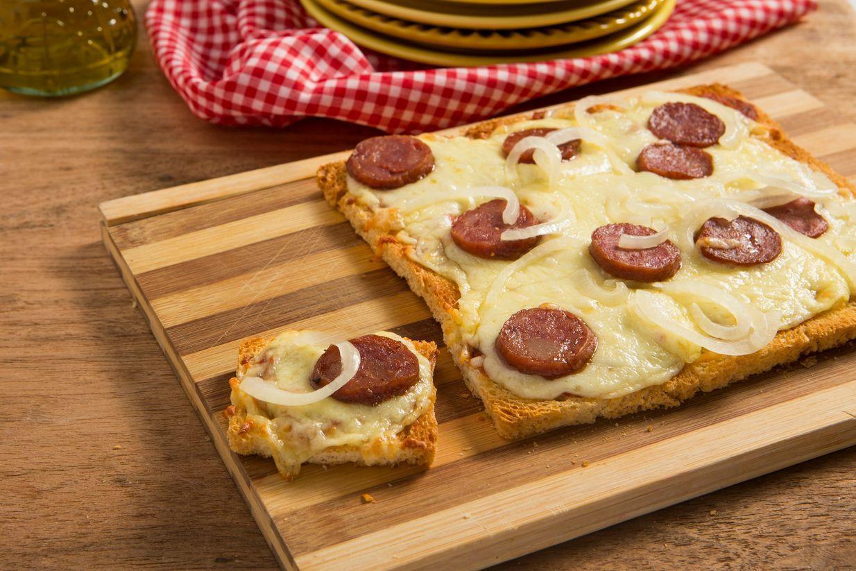 Receita de Pizza de pão de forma especial - Comida e Receitas