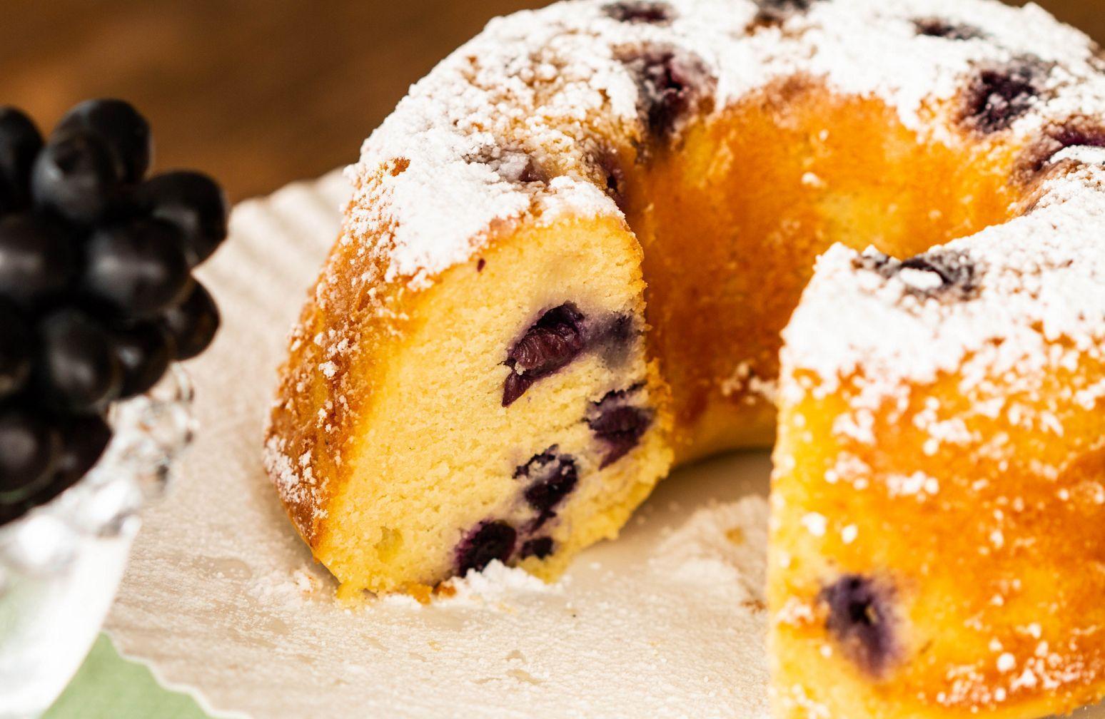 Receita de Bolo de queijo cremoso e uva - Comida e Receitas